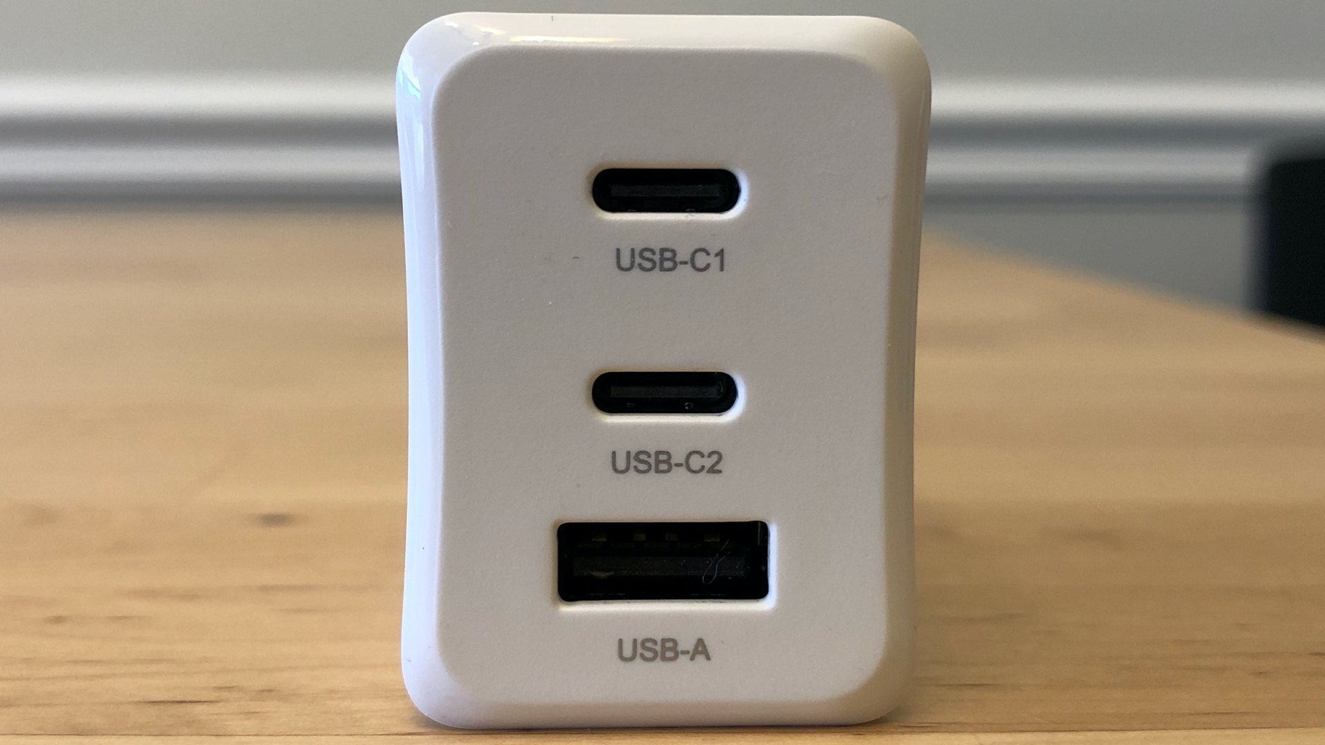 CIO 65W USB-C GaN Review - Multi-port USB Charger - Switch Chargers